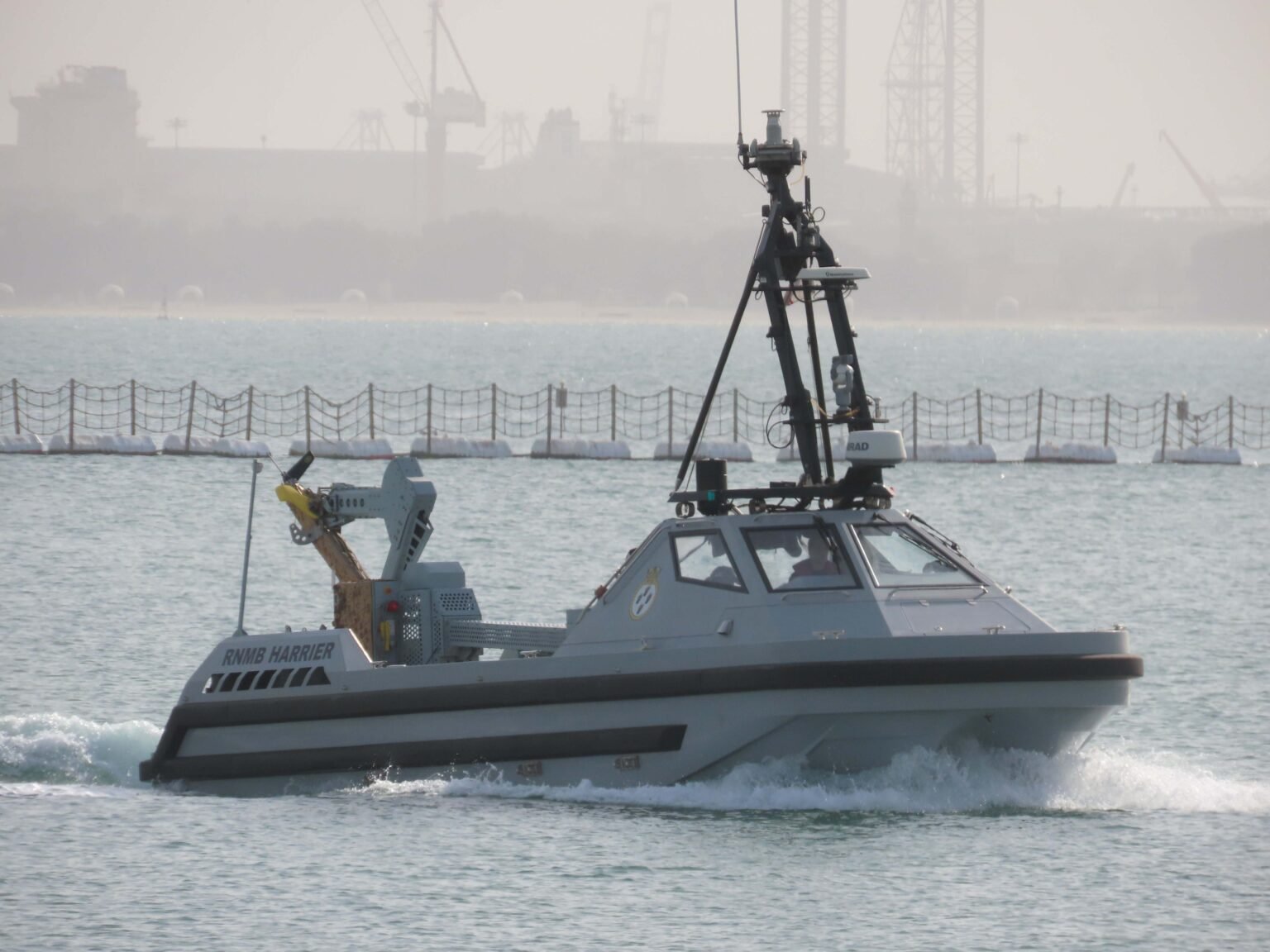 RN Minehunting UUV Now in Bahrain – SeaWaves Magazine